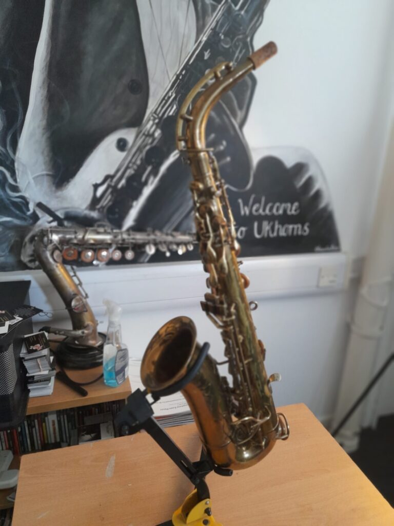 KING ZEPHRY ,1935 lovely original horn – Second Hand Saxophones